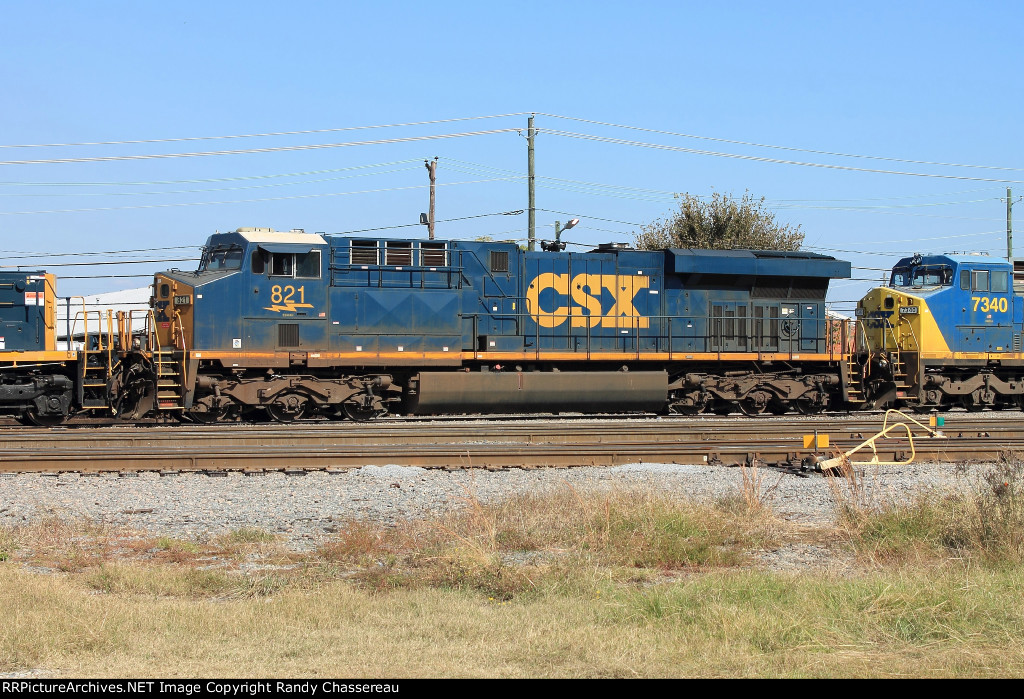 CSX 821